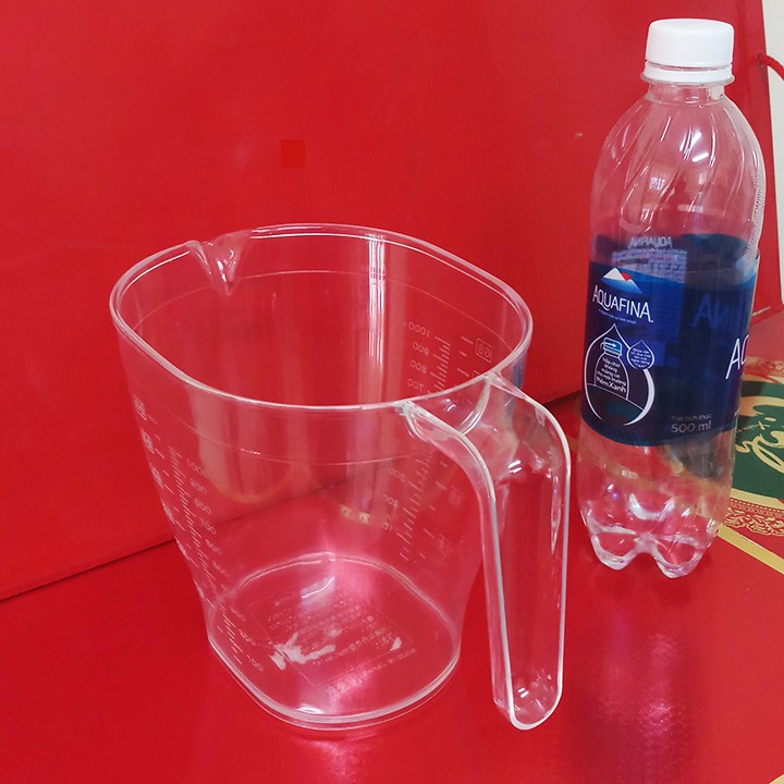 Ca múc nhựa đo và múc nước lạnh 1L của Nhật, có quai cầm, vạch chia đo ...