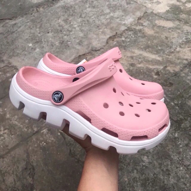 Dép crocs hồng đế trắng (tặng jibit) | Shopee Việt Nam