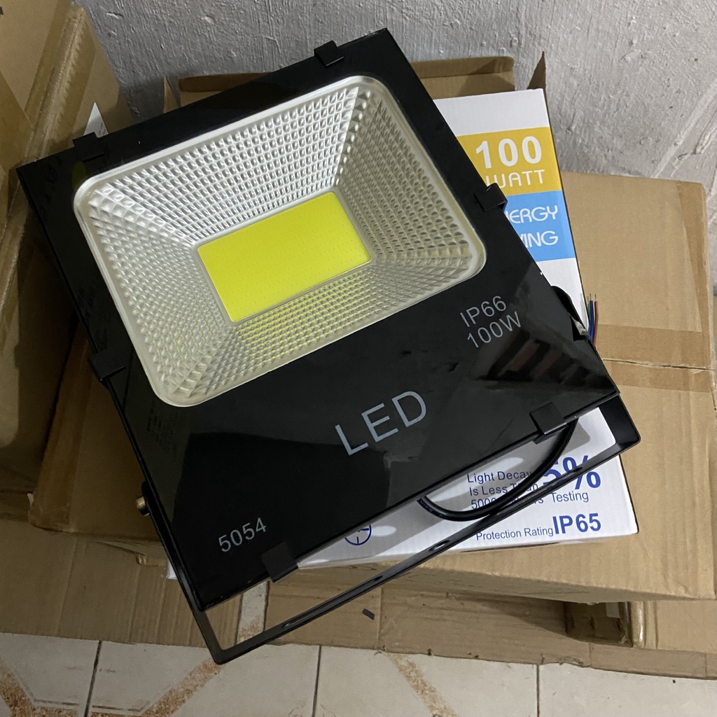Đèn pha led ngoài trời 50w 100w 30w chiếu sáng biển quảng cáo sân vườn ...