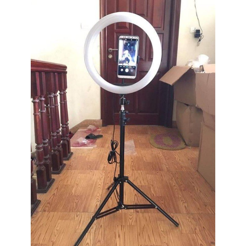 ĐÈN LIVETREAM CHIẾU SÁNG, TRỢ SÁNG VÀ CHỤP MẪU CHO CÁC SHOP THỜI TRANG | Shopee Việt Nam