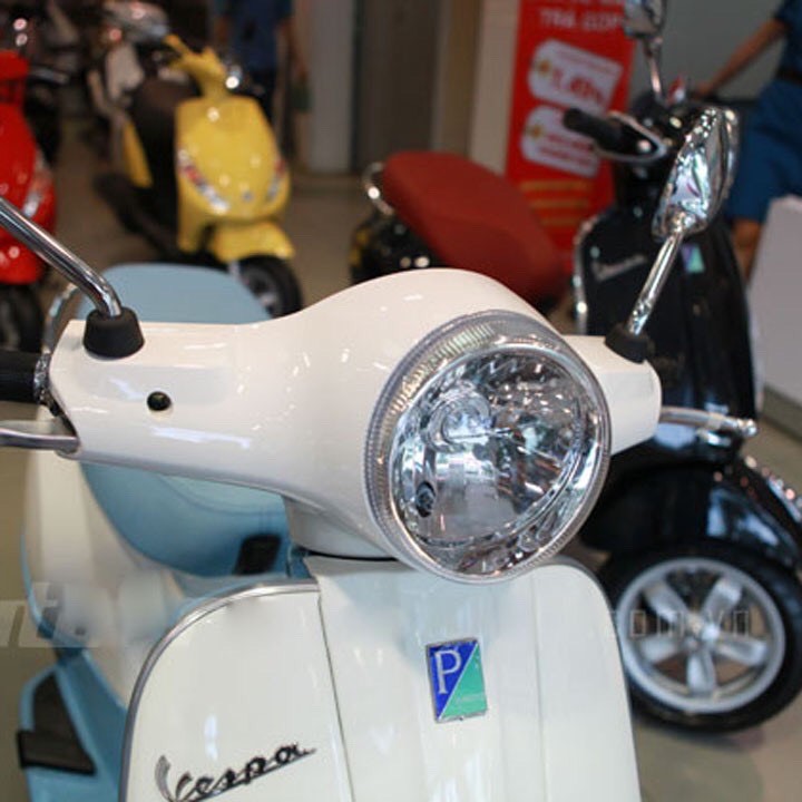 Tem mặt nạ logo Piagio gắn Vespa LX (logo chữ P) (giá 1 cái) | Shopee ...