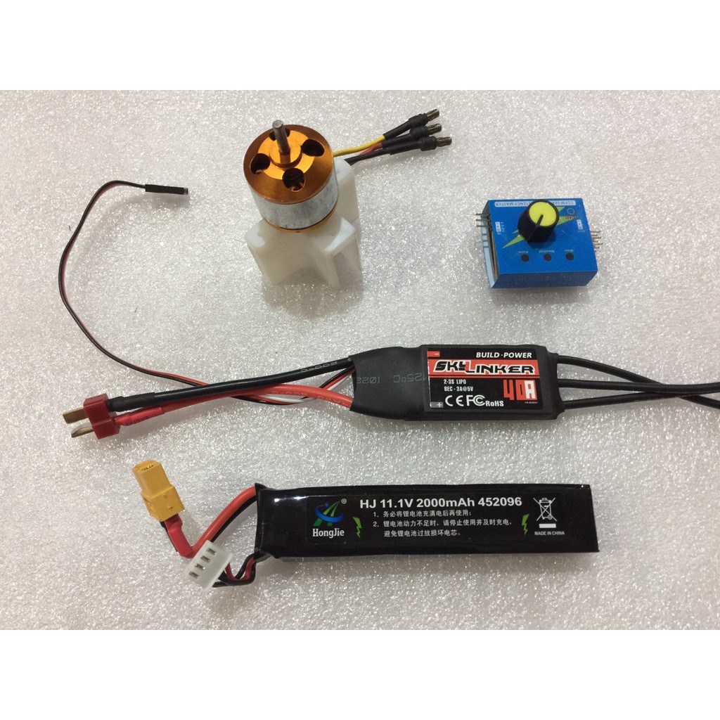 Bộ sản phẩm gồm mạch server test + esc + motor + pin Tặng kèm 1 cánh ...