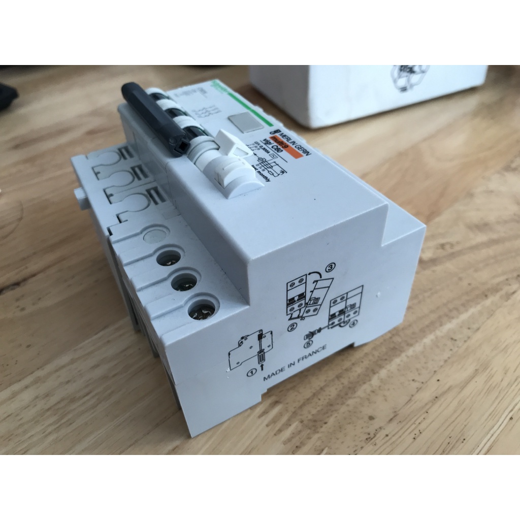 block khối Schneider Aptomat 3 Pha C60N+ Chống giật 3 pha MERLIN GERIN ...