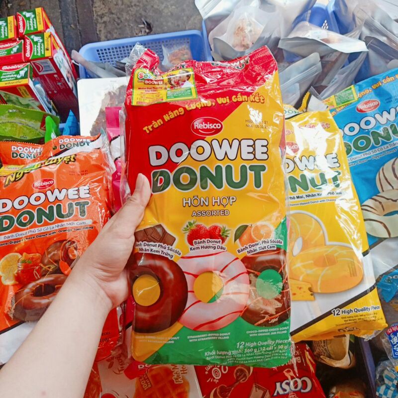 Bánh Dowee Donut 3 vị Sô cô la, Dâu, Cam Rebisco (12 cái) | Shopee Việt Nam