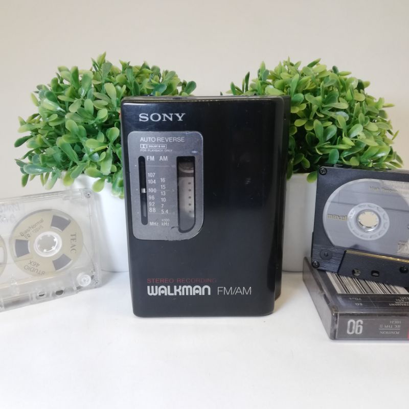 Đài radio cassette cầm tay mini chạy băng tape Sony Walkman WM-EX35 có ...