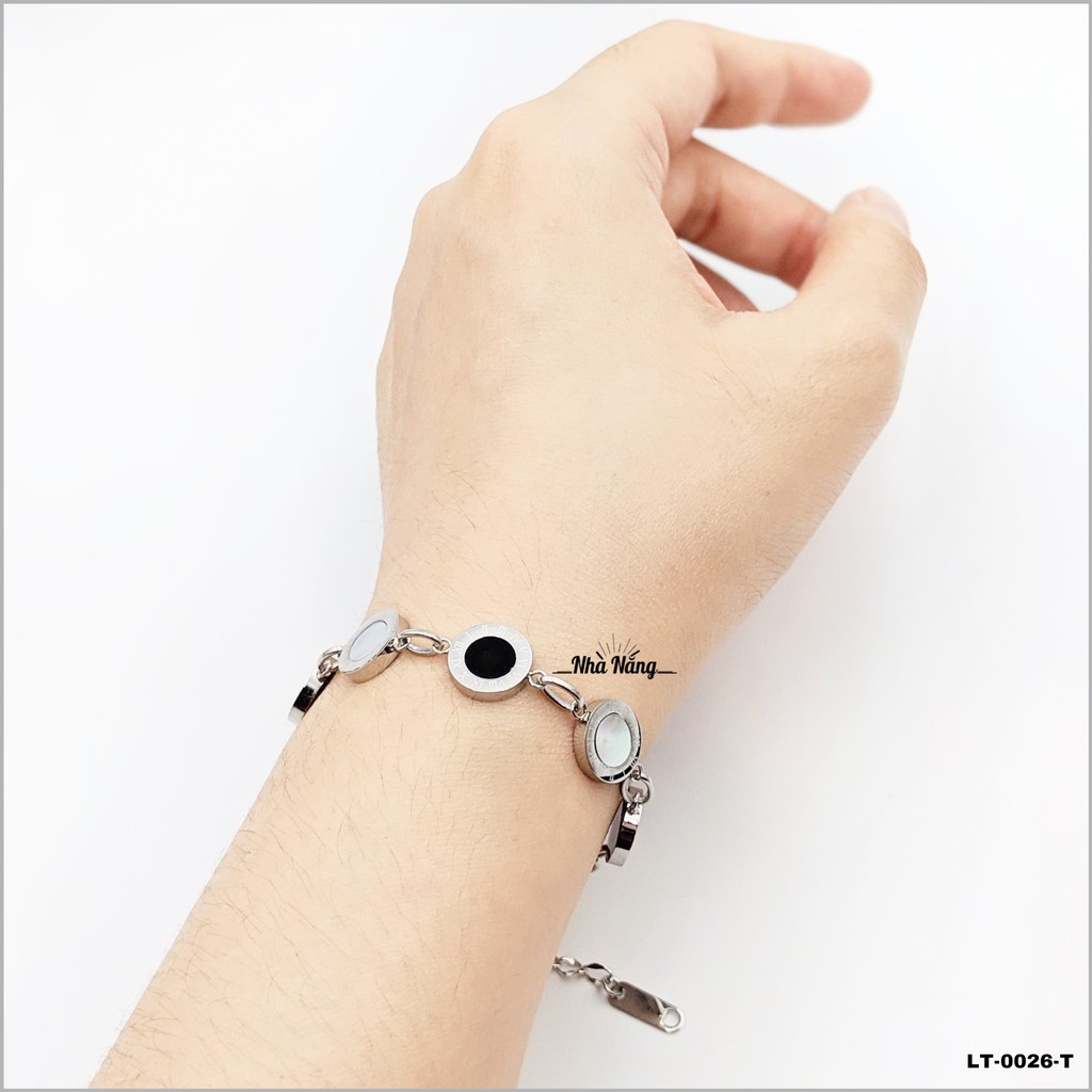 Lắc tay hợp kim Titan La mã tròn | Shopee Việt Nam