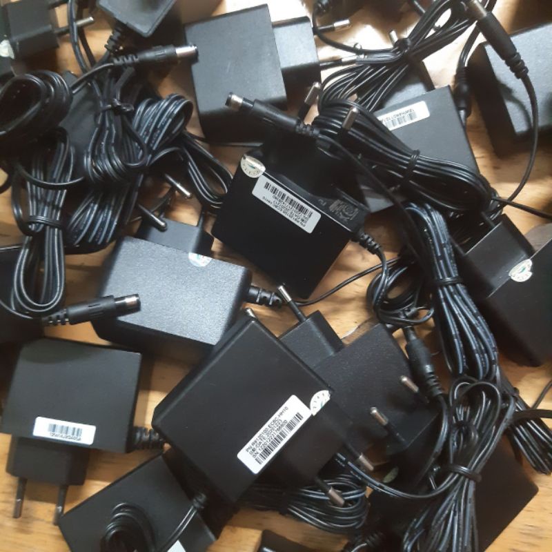 Nguồn 12V-1A cũ. Adapter 12V-1A Viettel cũ.Nguồn Viettel bóc thiết bị ...