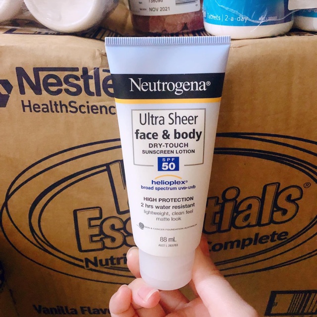 Kem Chống Nắng Neutrogena Ultra Sheer Face And Body Lotion Spf50