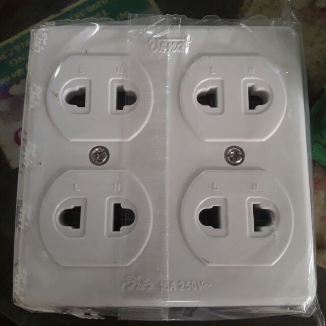 Ổ CẮM 4 LỖ VENA VUÔNG GR1624 (PG-002) THÁI LAN | Shopee Việt Nam