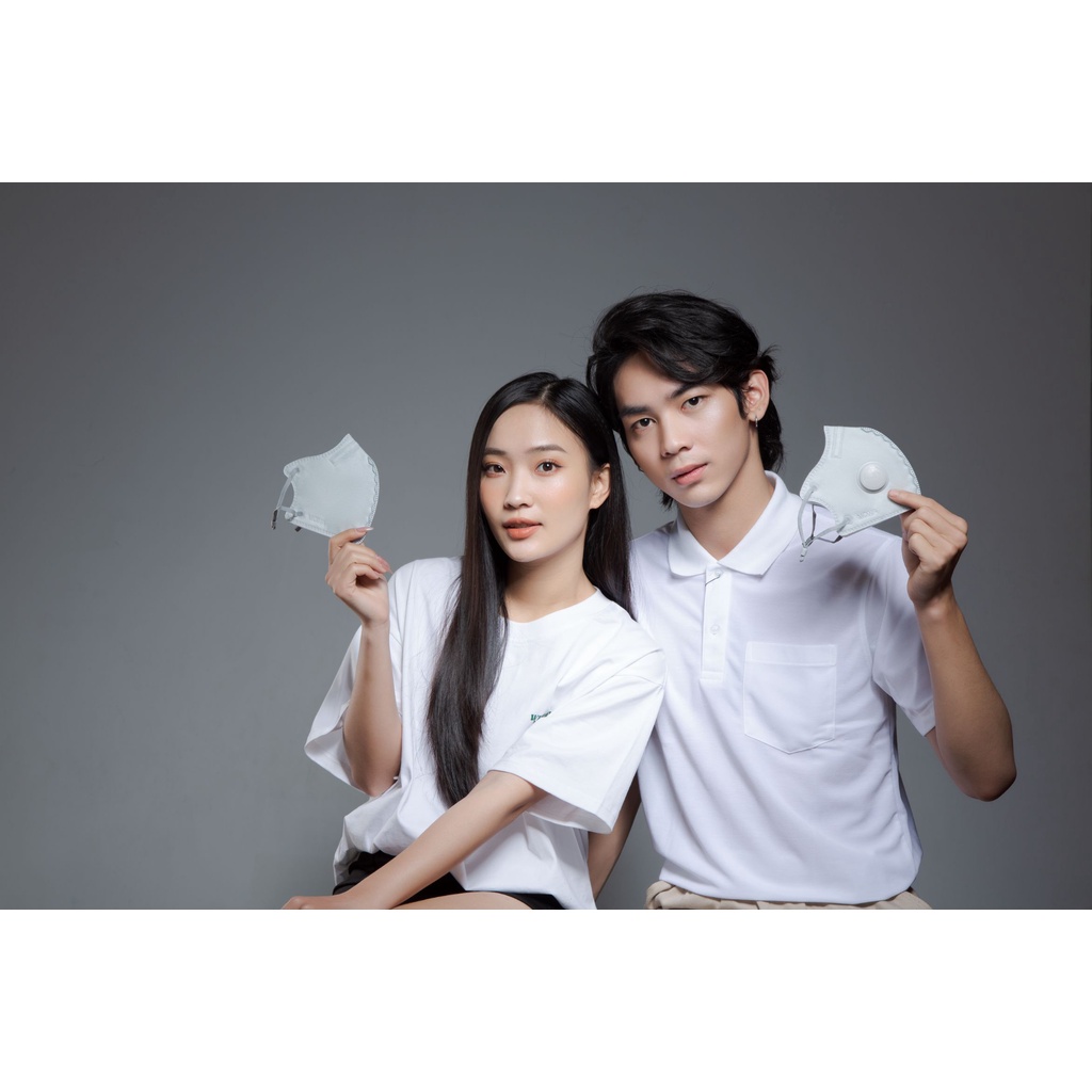 Một chiếc khẩu trang MONA MASK tiêu chuẩn N99 có Van ngăn đến 99% vi khuẩn, hạt bụi siêu mịn ...