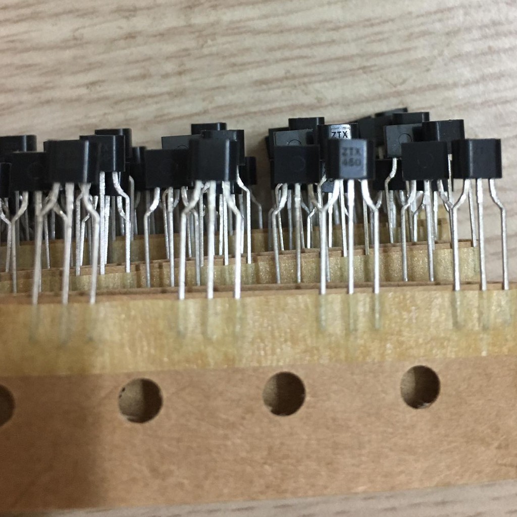 ZTX450 NPN Transistor 1A 60V TO-92 | Shopee Việt Nam
