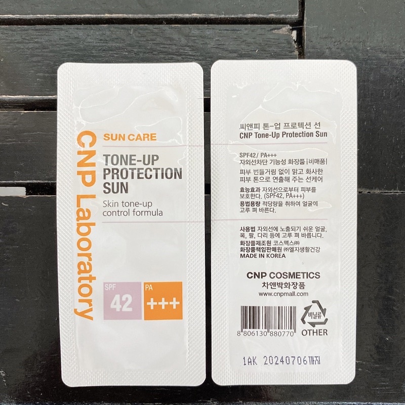 1 gói kem chống nắng kiểm soát dầu CNP Laboratory Tone-Up Protection ...