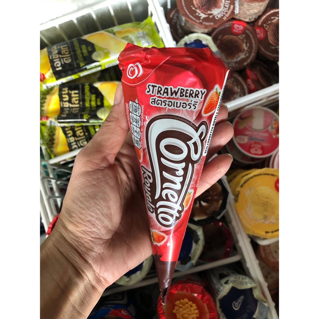 Kem ốc quế Cornetto Dâu Hạnh nhân | Shopee Việt Nam