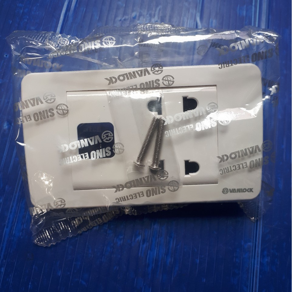 Mặt 1, 2 ổ cắm 2 chấu + 1 hoặc 2 lỗ S18A SINO - VANLOCK | Shopee Việt Nam