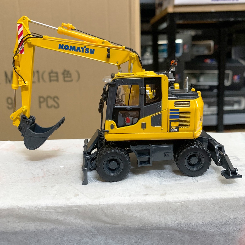 Mô hình máy xúc Komatsu, Kobelco, Doosan, CAT, Hitachi hàng chính hãng ...
