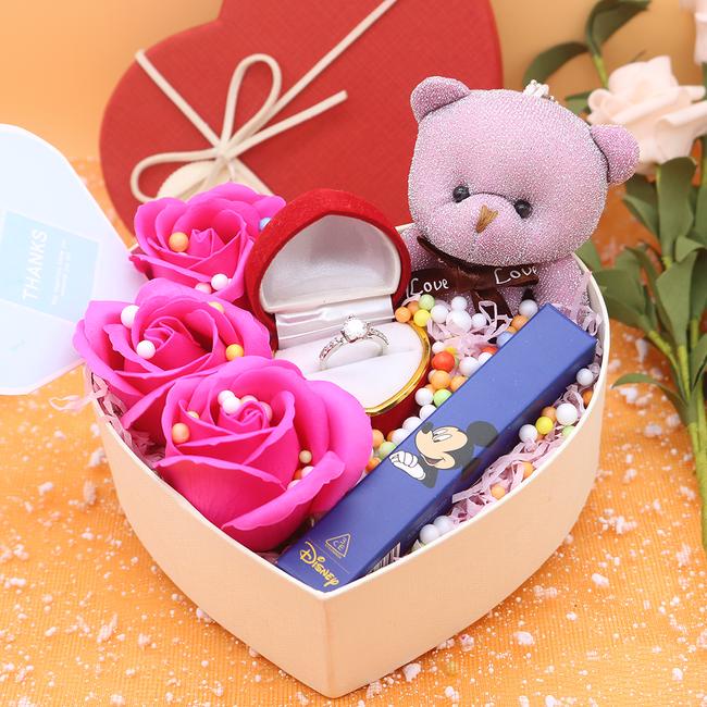 Quà Tặng 20-10 Set C3 Gồm Hộp Và Nhẫn Vàng Non Đính Đá ,Cây Son Kem 3 c ...