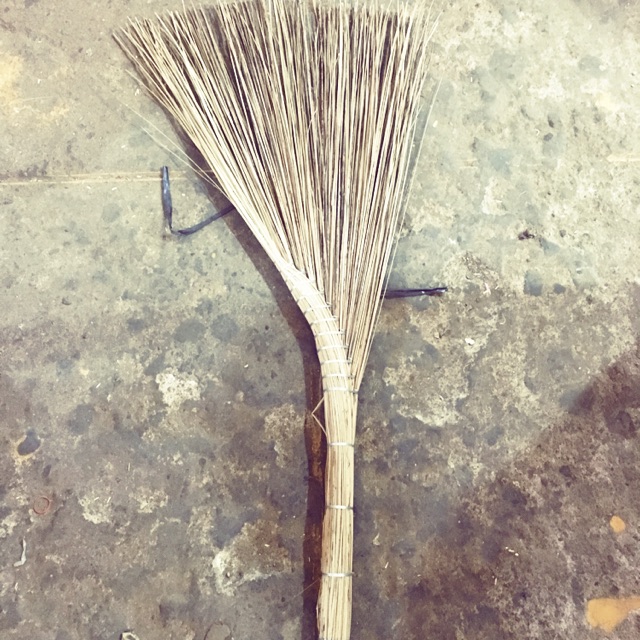 Chổi dừa quét sân quét nước lá cây | Shopee Việt Nam