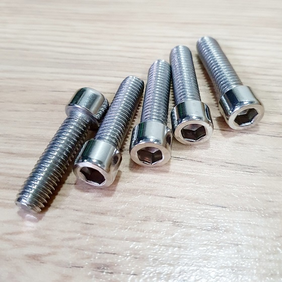 Set Gồm 5 Con Bulong Đầu Trụ Lục Giác Chìm Size M8x30 Chiều Dài 37mm ...