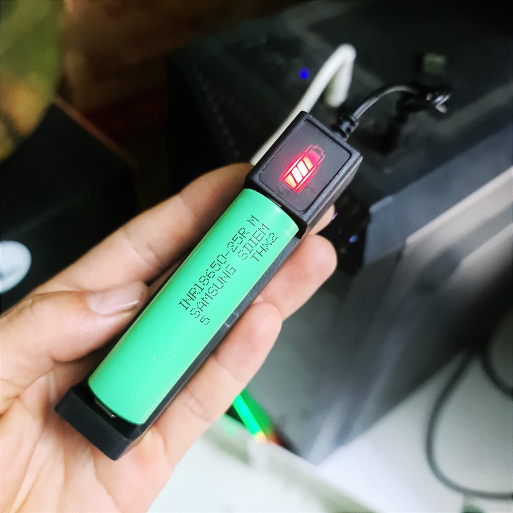 Sạc 1 Pin 18650 cáp USB hỗ trợ sạc tất cả các loại pin 18650, 26650 ...