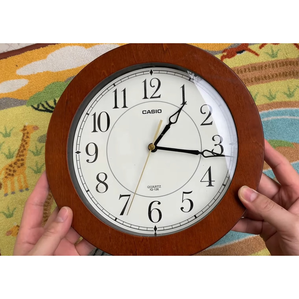 Đồng hồ treo tường Casio IQ-126 26m kim trôi khung gỗ tròn | Shopee ...