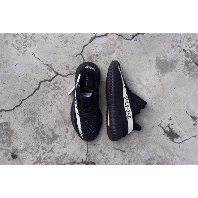 Giày zeezy v2 đen trắng - có sẵn | Shopee Việt Nam