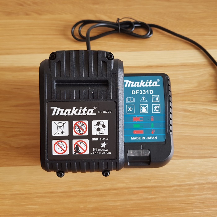 Bộ sạc pin đa năng Makita, Dewalt 20V tự ngắt khi đầy, tương thích với nhiều loại máy khoan,bắt ...