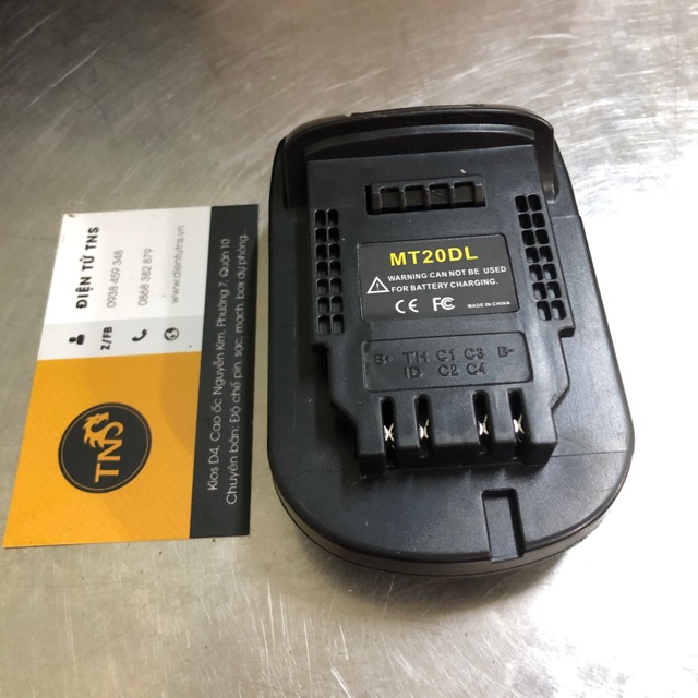 Tns. Đế chuyển pin DEWALT sang pin MAKITA 18v | Shopee Việt Nam