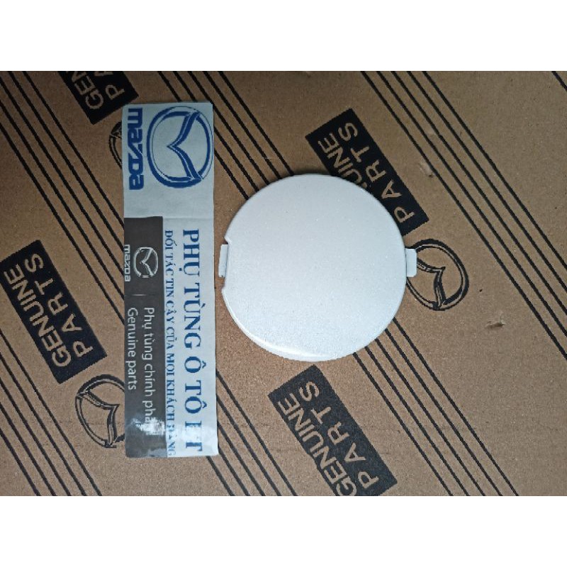 Nắp đậy móc kéo cản sau Mazda 3 2015 - 2019 sedan màu trắng (sau lái ...