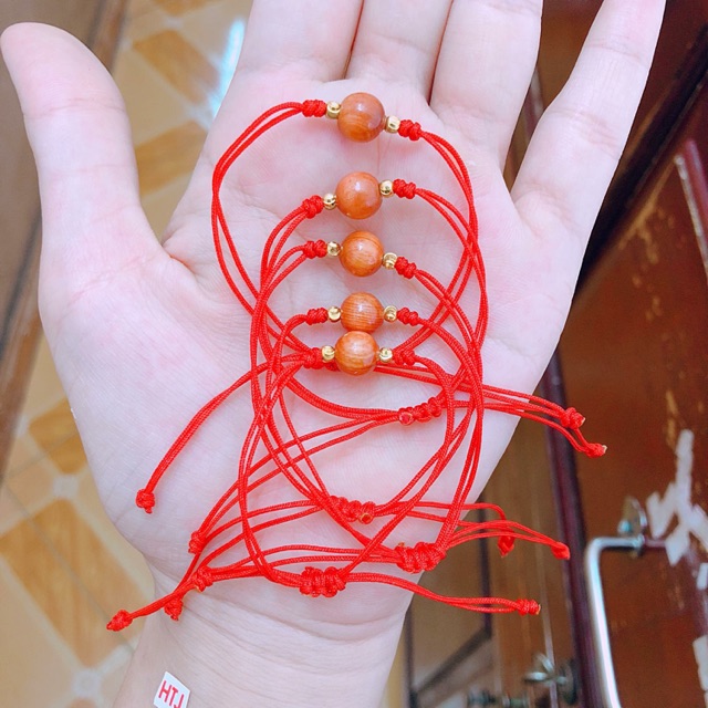 Dây chỉ đỏ tết gỗ huyết long và bi Vàng 10k | Shopee Việt Nam