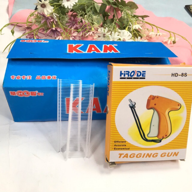 Máy gắn mác quần áo và hộp 5000 đạn. Ti nhựa gắn mác KAM (Tag pin - KAM ...