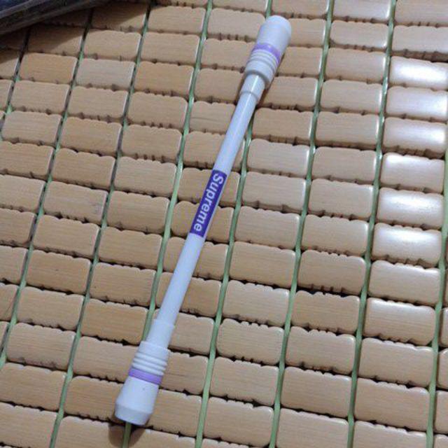 Bút quay, Bút cầm tay quay in hình jack, supreme, nhãn anime, bút quay ...