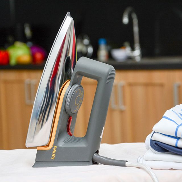 Bàn Là Chính Hãng Philips HD1172 | Shopee Việt Nam