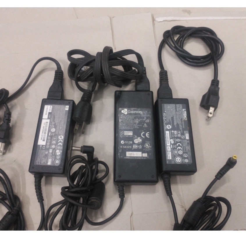 Cục Adapter hàng cũ đồ bãi còn zin sài tốt | Shopee Việt Nam