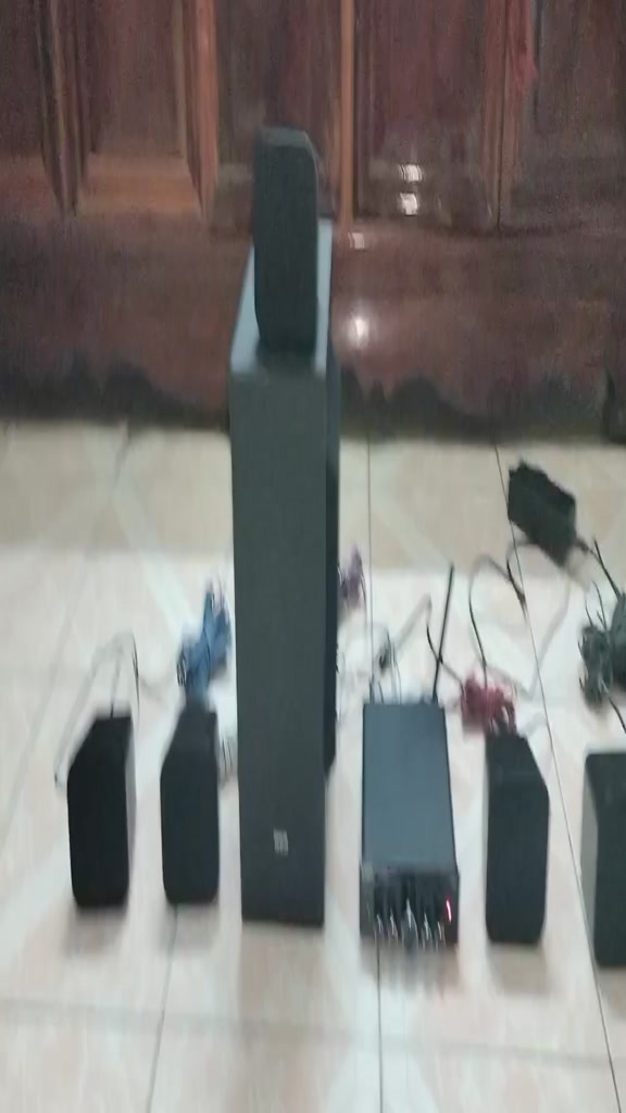 Bộ loa 5.1 RCA gồm 1 Sub hơi 5.25inch , 5 Loa vệ tinh loa toàn dải dùng cho âm ly, loa vi tính ...