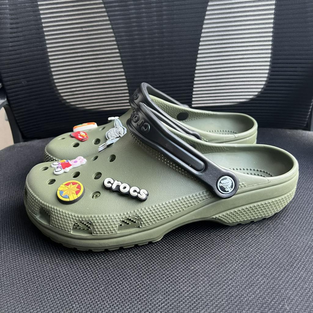 [Còn size 44-45-50] [Hàng chính hãng lỗi cắt V] Dép Crocs nam chính ...
