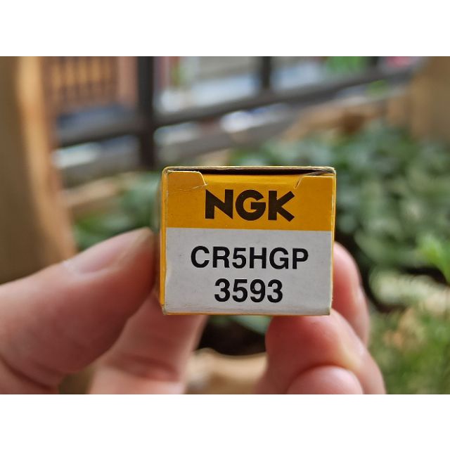 BUGI NGK BẠCH KIM CHÂN NGẮN CR5HGP | Shopee Việt Nam