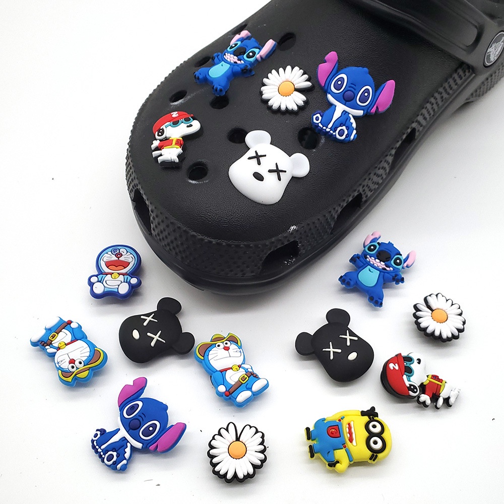 Gấu đen trắng sticker dép crocs charm crocs jibbitz để trang trí dép ...