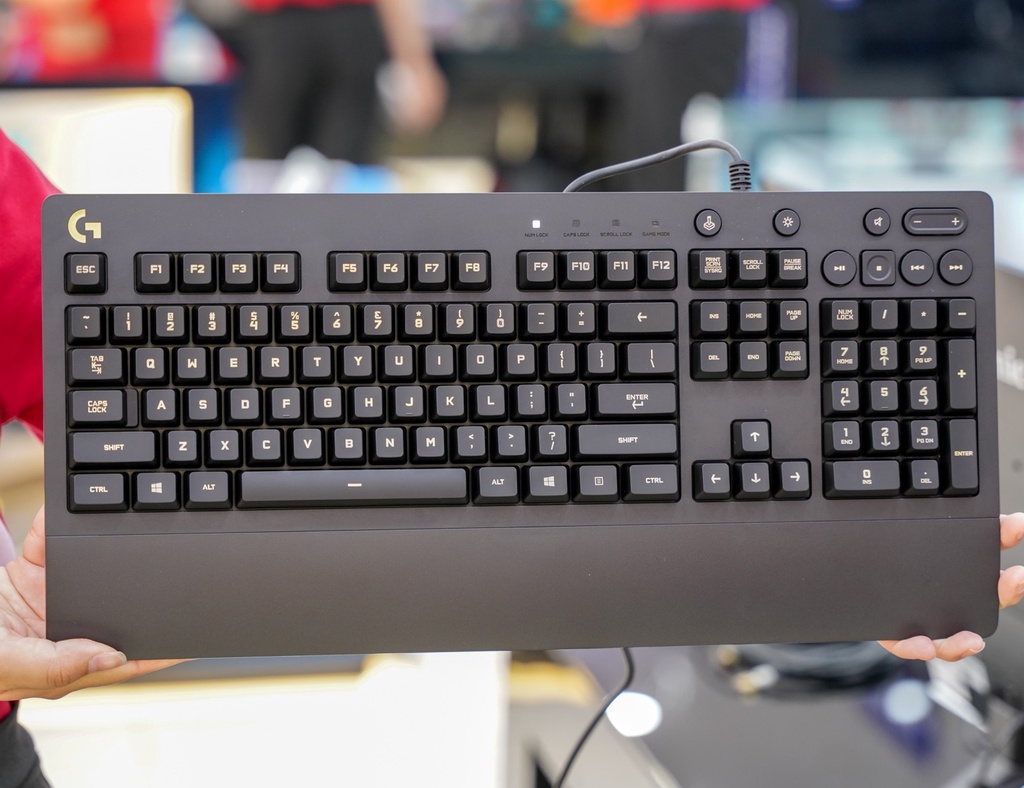Bàn phím gaming có dây Logitech G213 Prodigy ( RGB, Full size, chống ...
