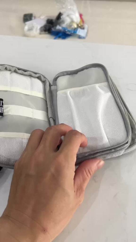 Túi đựng phụ kiện dây sạc pin dự phòng cao cấp có móc treo nhiều ngăn ...