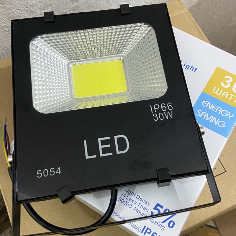Đèn pha led ngoài trời 50w 100w 30w chiếu sáng biển quảng cáo sân vườn kho bãi nhà xưởng công ...