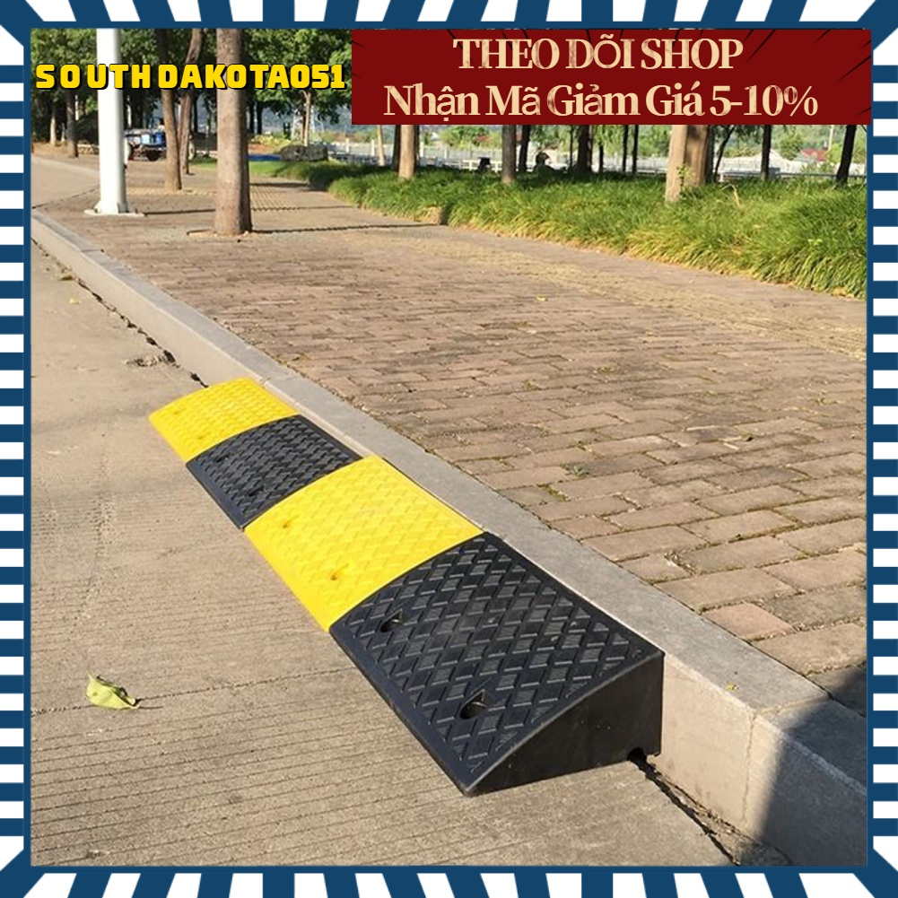 Gờ dốc giảm tốc bằng cao su màu đen và vàng hỗ trợ xe lên xuống bậc dễ ...