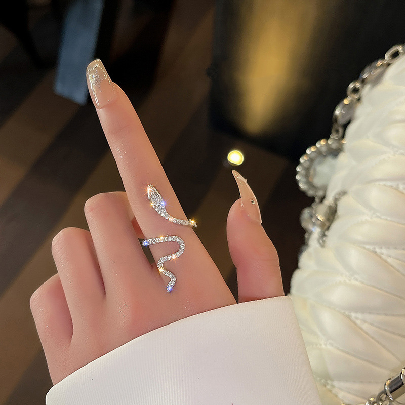 Nhẫn rắn ngón tay chỉ số độc đáo Diamond Light Luxury Light | Shopee ...