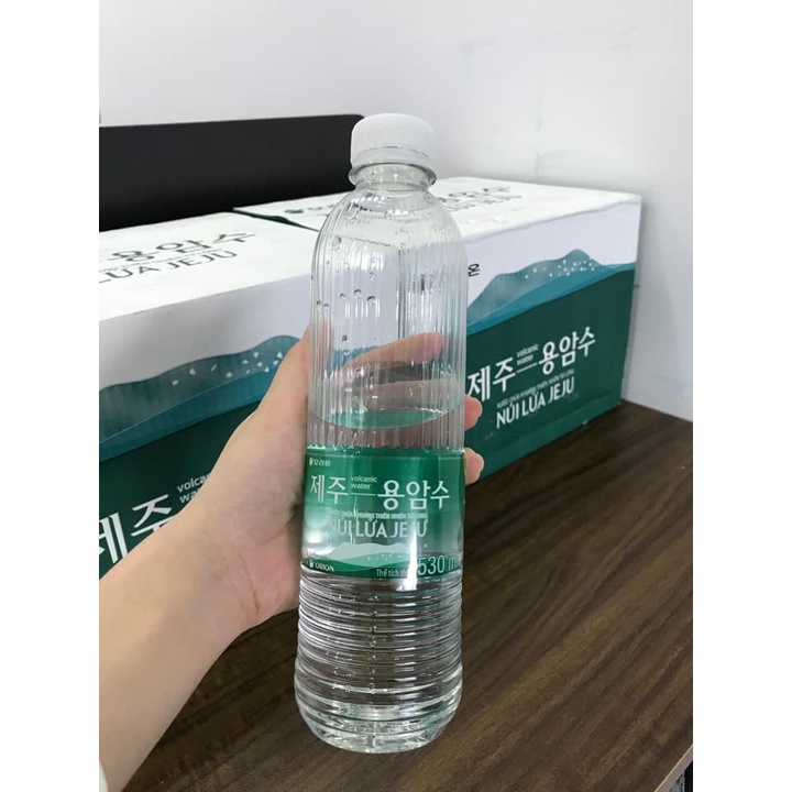 Thùng Nước Khoáng Núi Lửa Jeju 20 chai 530ml | Shopee Việt Nam