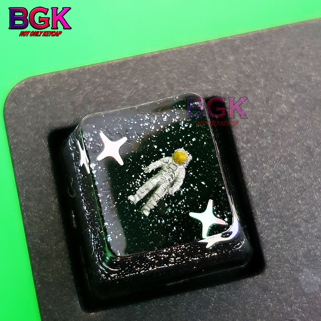 Keycap Lẻ hình Phi hành gia bay ngoài vũ trụ OEM profile ( keycap resin ...