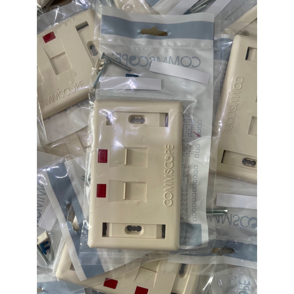 Mặt nạ outlet 1,2 cổng chính hãng Commscope | Shopee Việt Nam