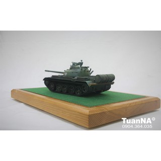 Mô hình xe tank T59 số hiệu 390 lần đầu tiên húc cổng Dinh Độc Lập ...