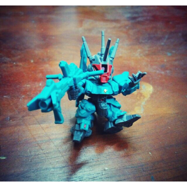 Mini gundam and kamen rider build ( mô hình gundam trứng nhỏ gọn dễ ráp ...
