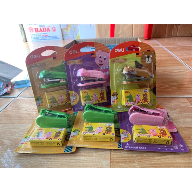 Máy bấm tập mini kèm kim Deli | Shopee Việt Nam