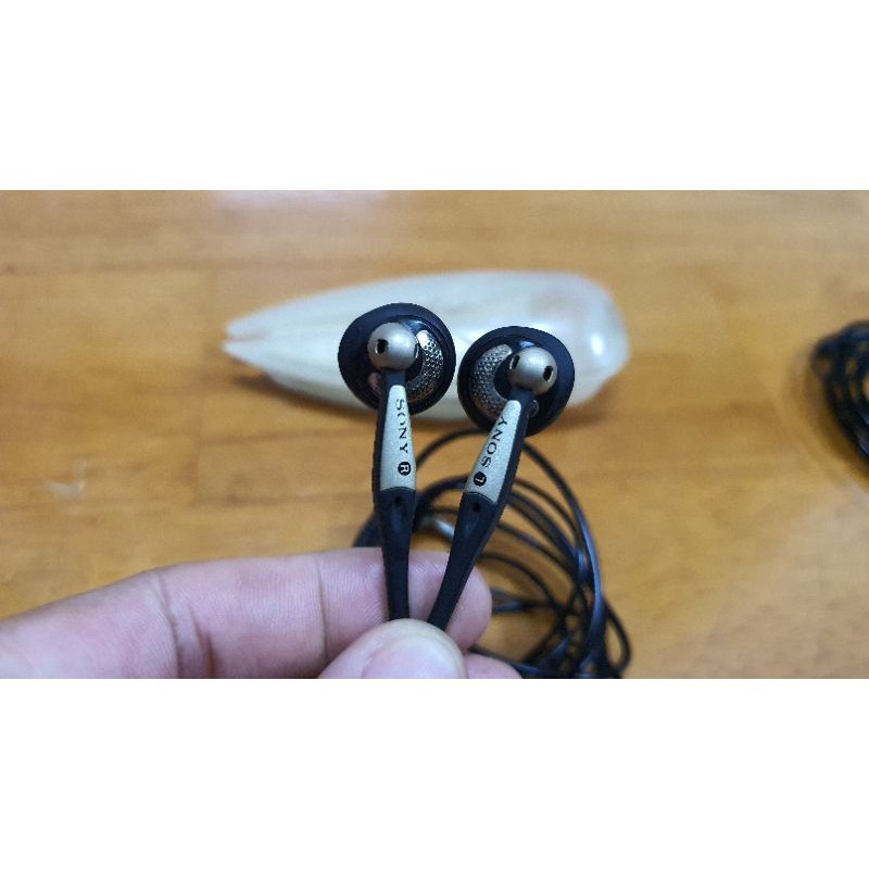 Tai nghe S'o.n.y MDR-E888 silver | Shopee Việt Nam