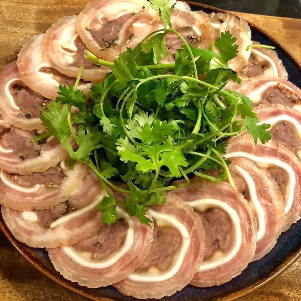 Tai heo phay tiêu 5 sao (600-700g) | Shopee Việt Nam